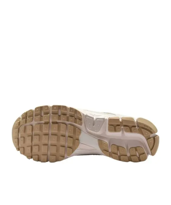 Nike Zoom Vomero 5 Low Top Sneakers