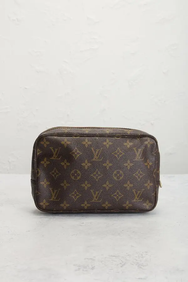 LOUIS VUITTON Monogram Trousse Toilette 23 Pouch