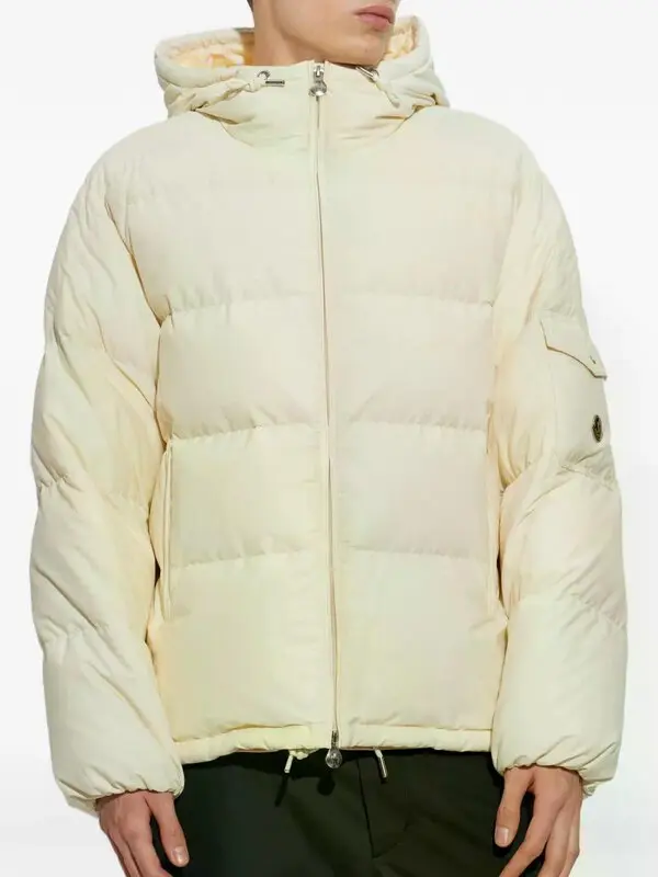 Moncler Himalaya Hooded Short Down Jacket - Neutrals