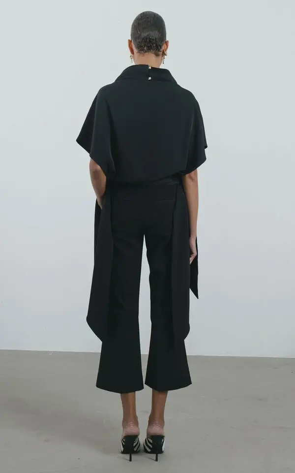 Arakii Exclusive Open Side Top