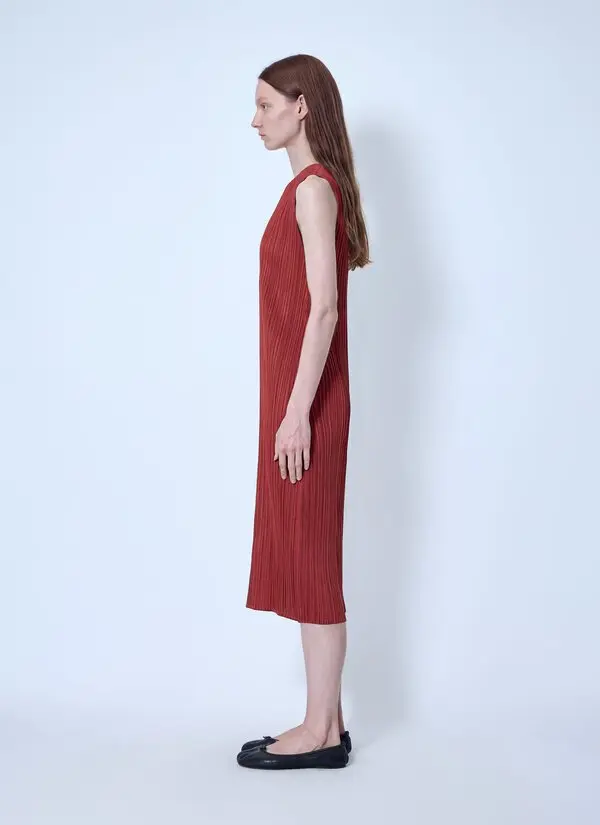 Issey Miyake September Pleated Midi Dress - Red