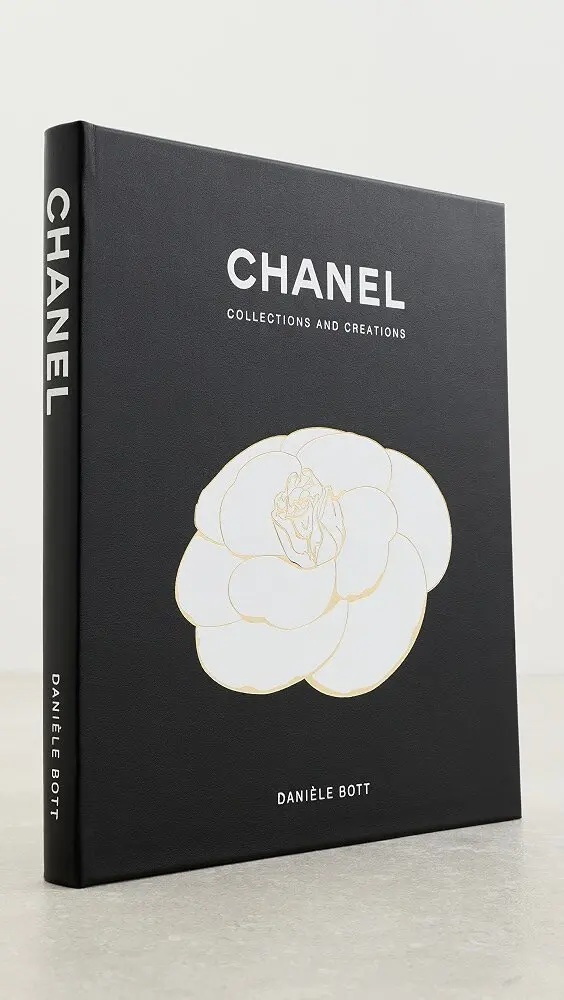GRAPHIC IMAGE Chanel Collections And Creations Book - Black