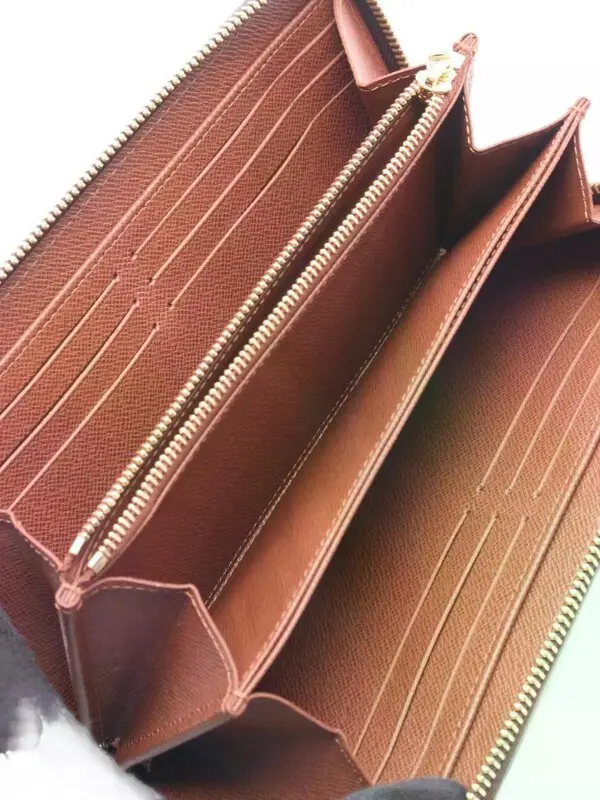 LOUIS VUITTON 2010s Zippy Monogram Wallet