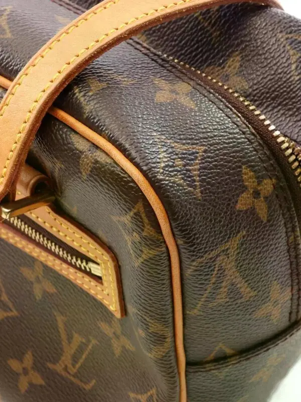 LOUIS VUITTON 2003 Mm Cité Monogram Shoulder Bag