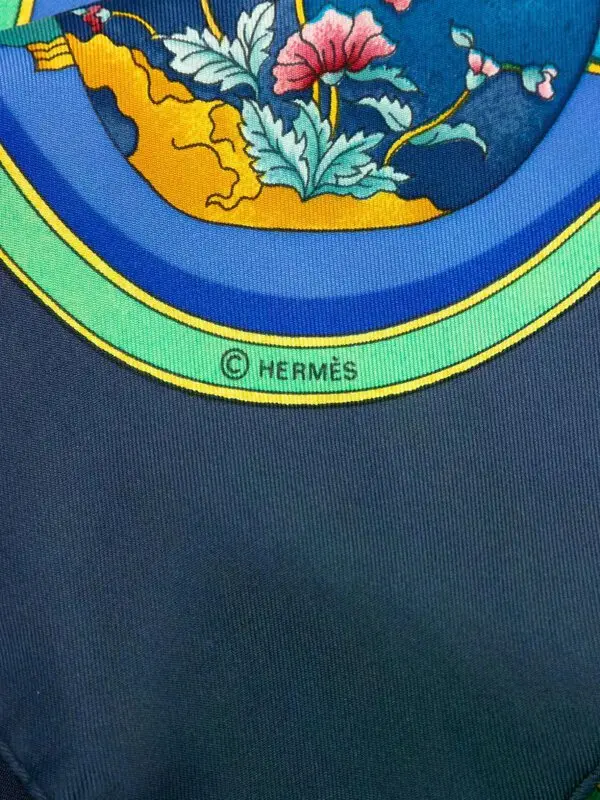 Hermès 2000-2026 Qu Importe Le Flacon Silk Scarf 90 Scarves