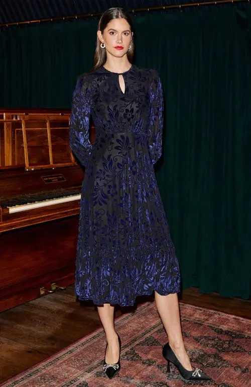 YUMI Velvet Floral Midi Dress