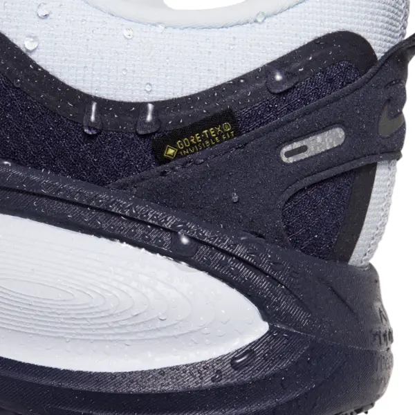 Nike Vomero 18 Gore-tex Waterproof Road Running Shoes With Reflective Accents - Grey