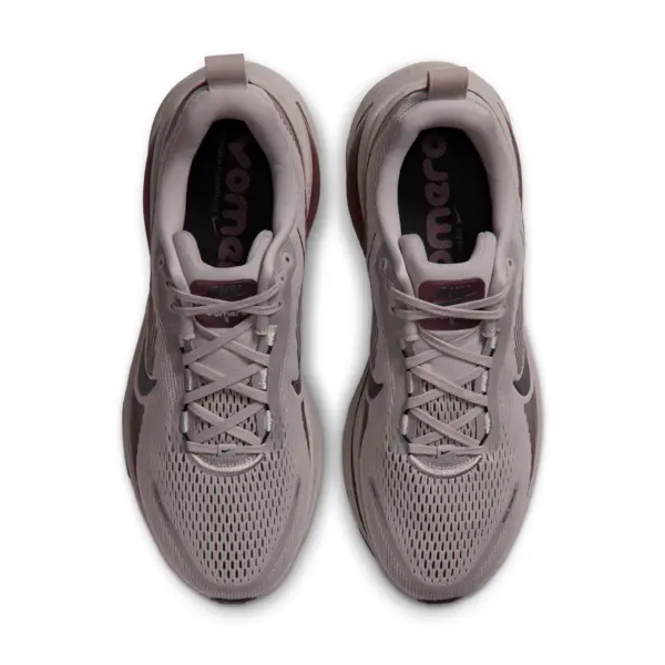 Nike Vomero 18 Road Running Shoes