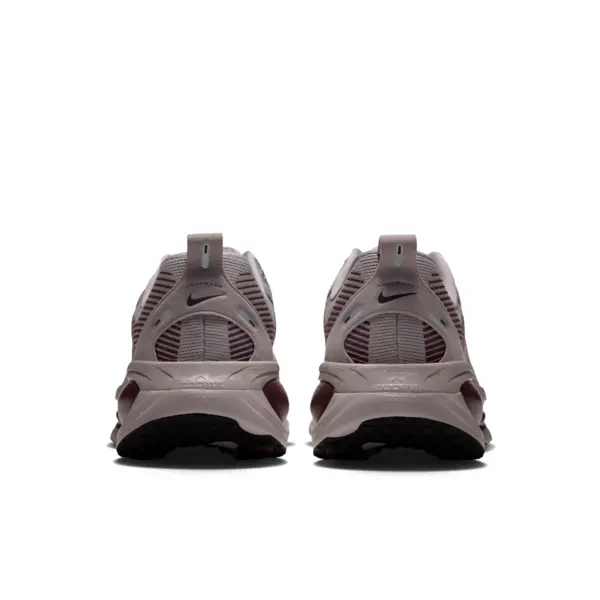 Nike Vomero 18 Road Running Shoes