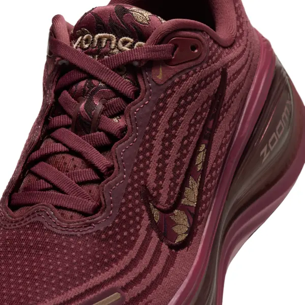 Nike Vomero Plus Road Running Shoes