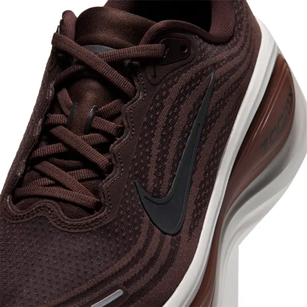 Nike Vomero Plus Road Running Shoes