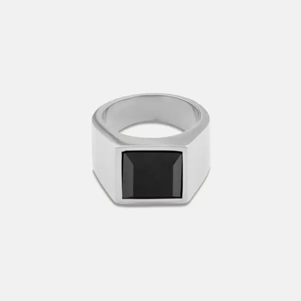 OUTRAGE LONDON Black Stone Signet Ring