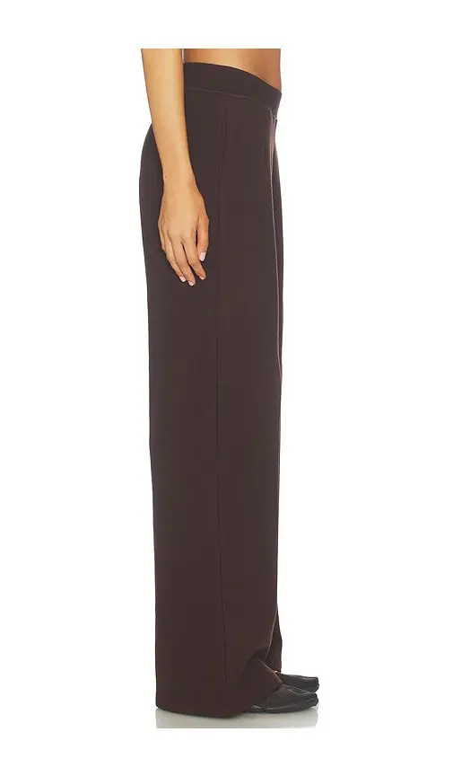 437 The Off-duty Pant In Brown