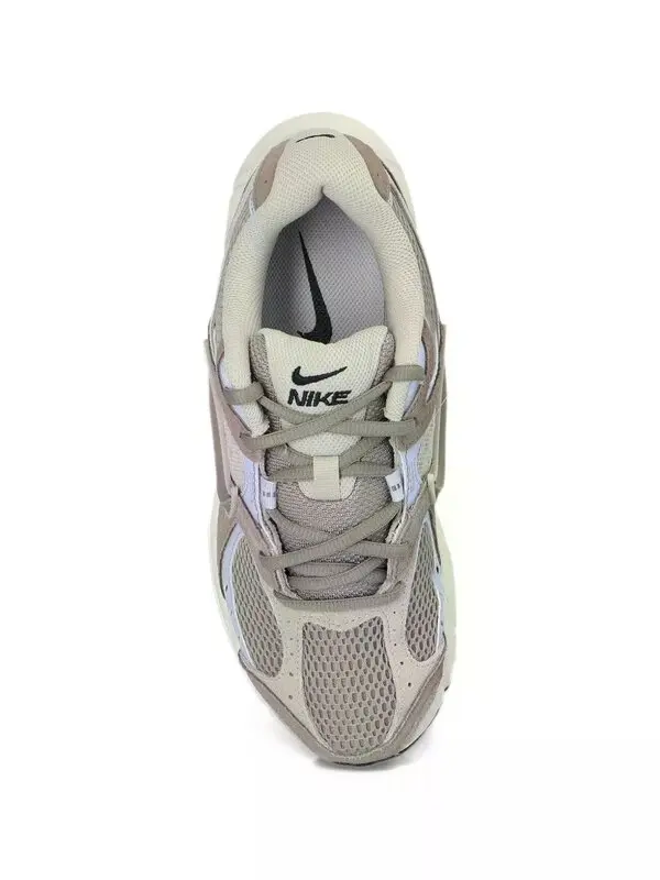 Nike V5 Rnr Suede Shoes