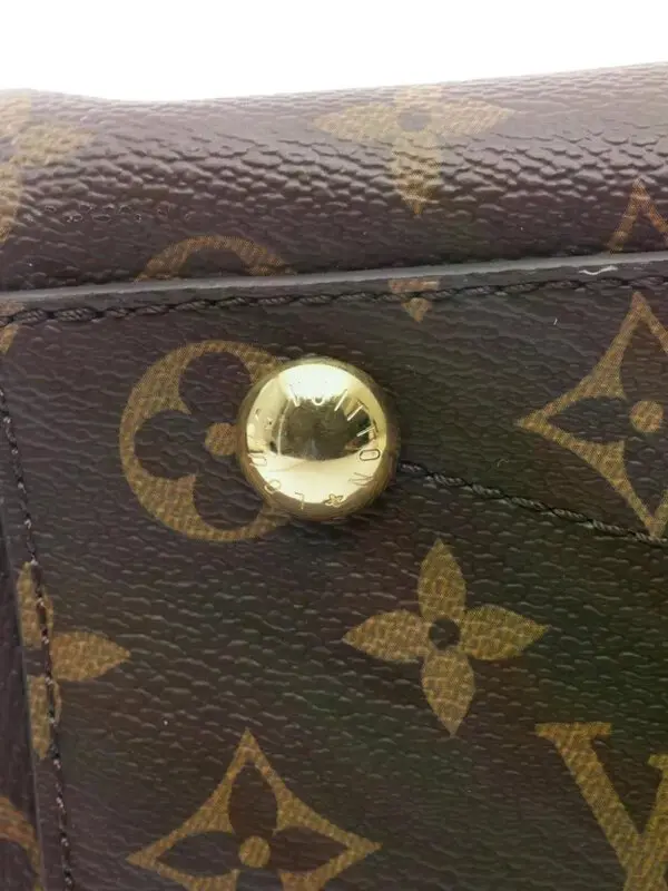 LOUIS VUITTON 2018 Mm Montaigne Monogram Handbag