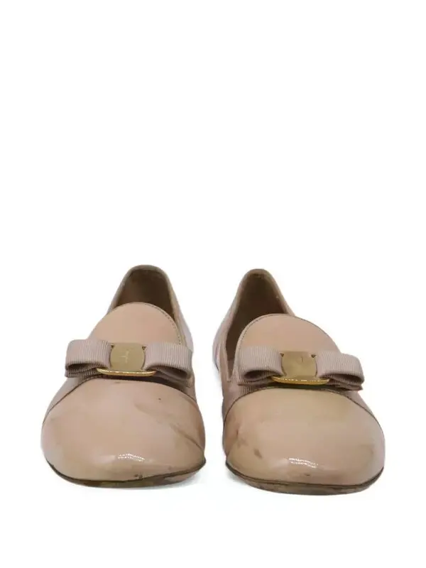 FERRAGAMO Vara Bow Loafers