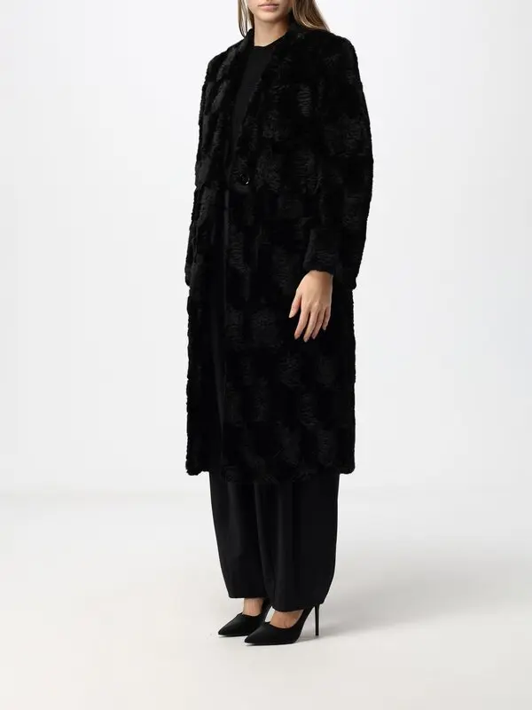 MEIMEIJ Long Single-breasted Faux Fur Coat With A Relaxed Fit