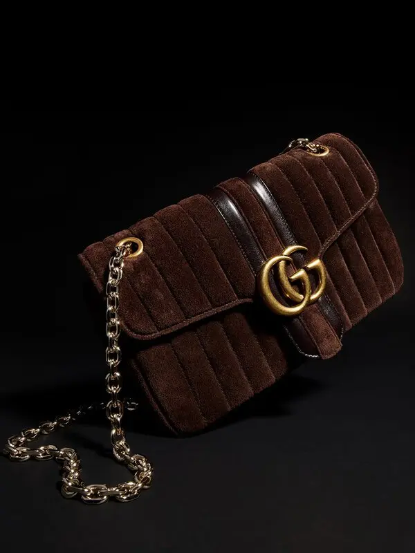 Gucci Double G Mini Matelassé Suede Shoulder Bag With Sliding Chain Strap - Marrone