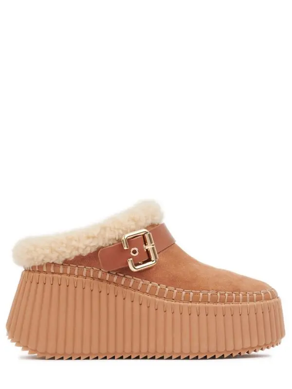 Chloé Suede And Shearling Calfskin Flat Slip-on Sandals With Decorative Buckles - Marrone