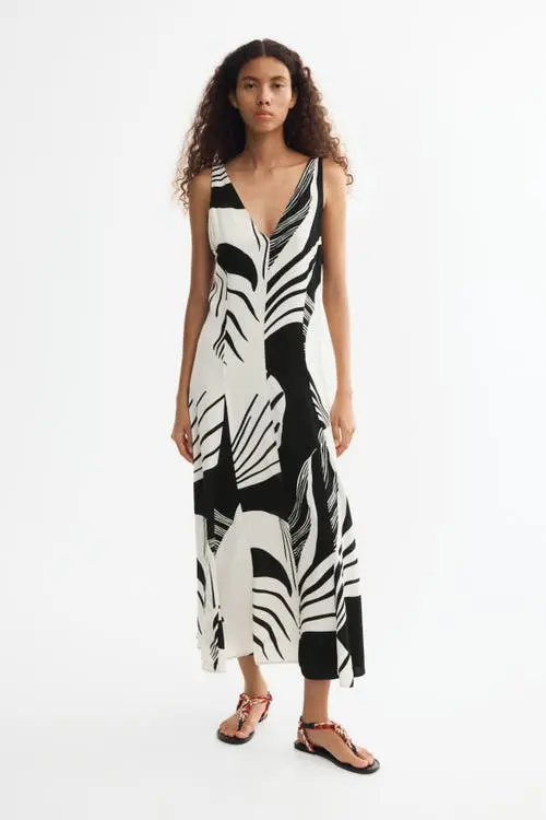 H&M Crêpe Dress With Godet Pleats