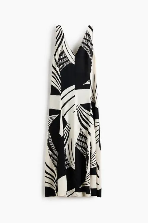 H&M Crêpe Dress With Godet Pleats