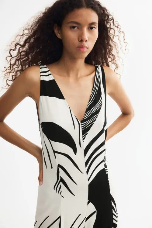 H&M Crêpe Dress With Godet Pleats