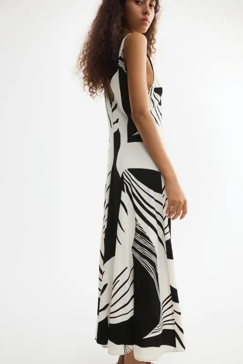H&M Crêpe Dress With Godet Pleats