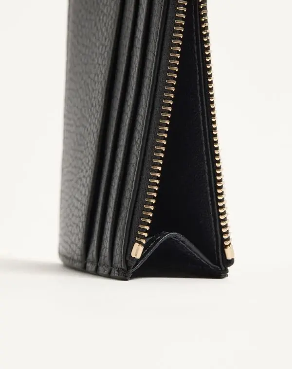 Valentino Garavani Rockstud Grainy Calfskin Cardholder With Zip