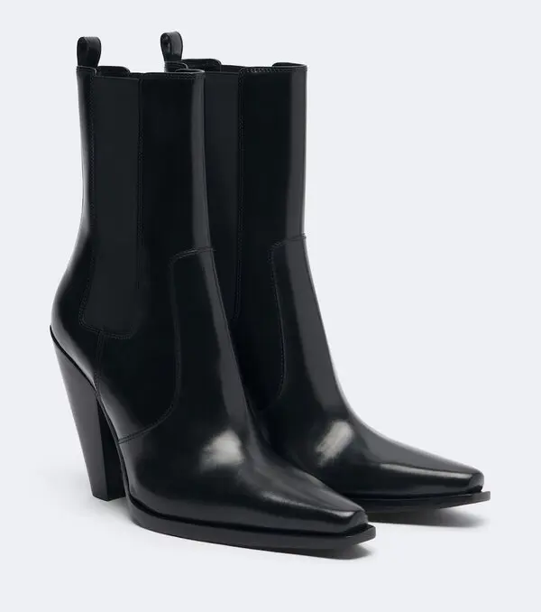 Saint Laurent Dylan Leather Chelsea Boots - Black