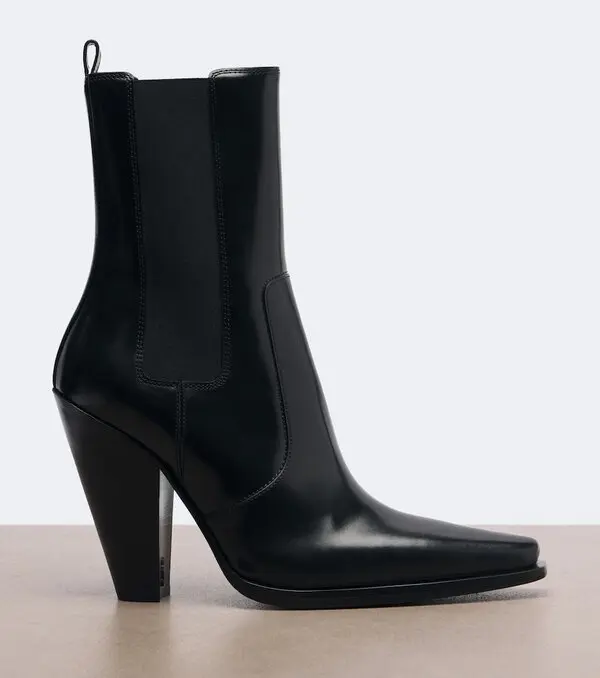 Saint Laurent Dylan Leather Chelsea Boots