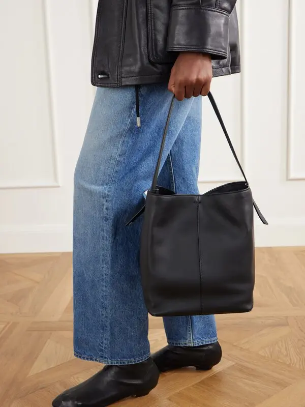 METIER Leather Shoulder Bag