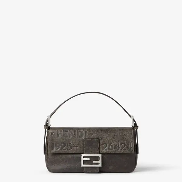 Fendi Baguette® 26424 - Black