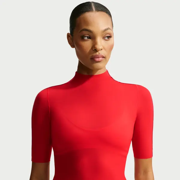 Nike Skims Weightless Short-sleeve T-shirt - Red