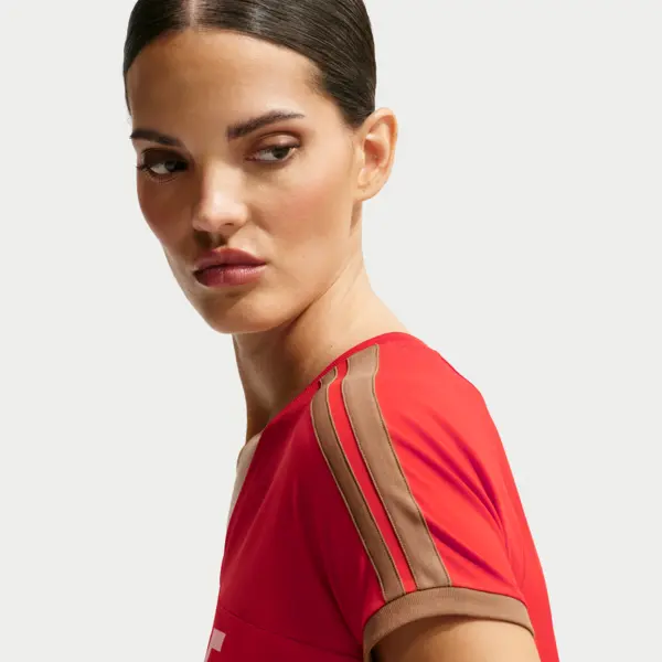 Nike Skims Stretch Knit V-neck Short-sleeve Top