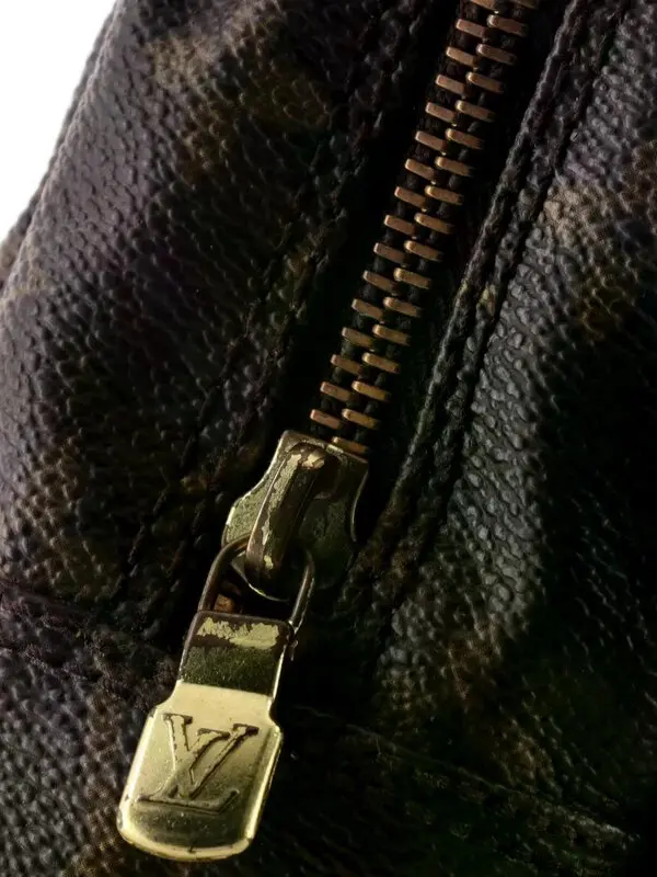 LOUIS VUITTON Trousse Toiletry Monogram Canvas 28 Pouch