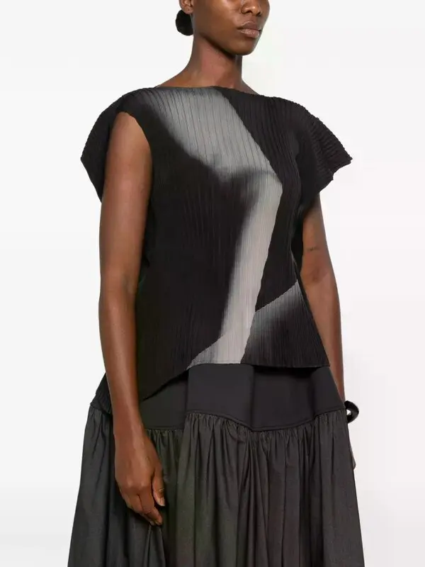 Issey Miyake Pleated Asymmetric-hem Blouse