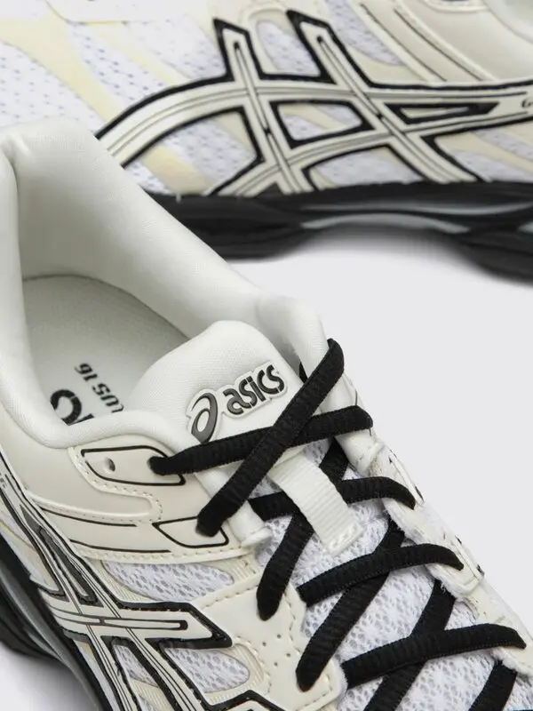 Asics Sneakers
