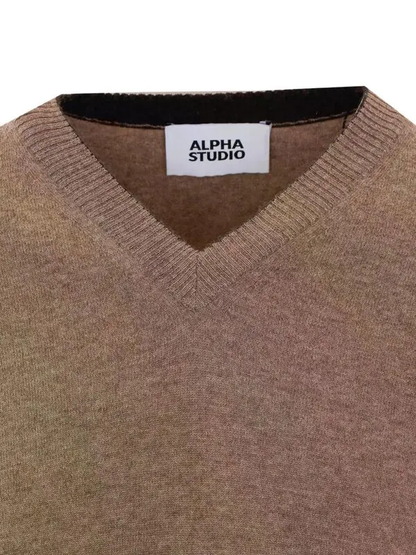 Alpha Studio V-neck Sweater