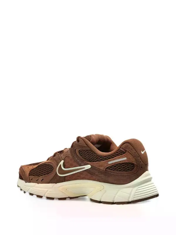 Nike V5 Rnr Suede Sneakers