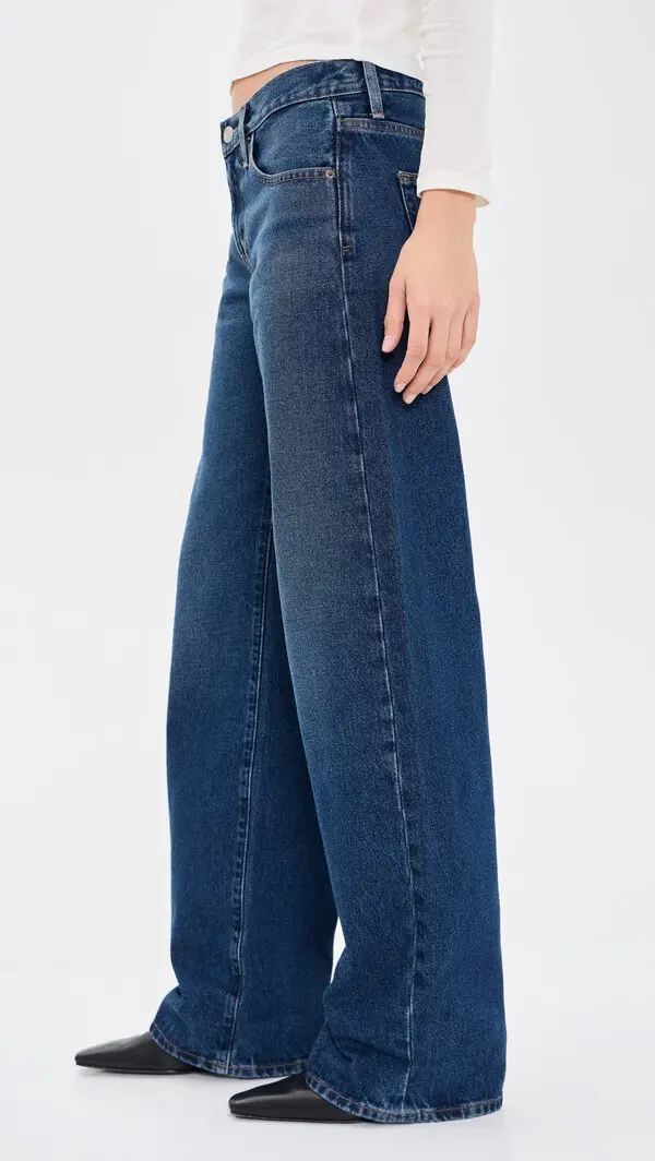 FRAME The Low Bow Jeans