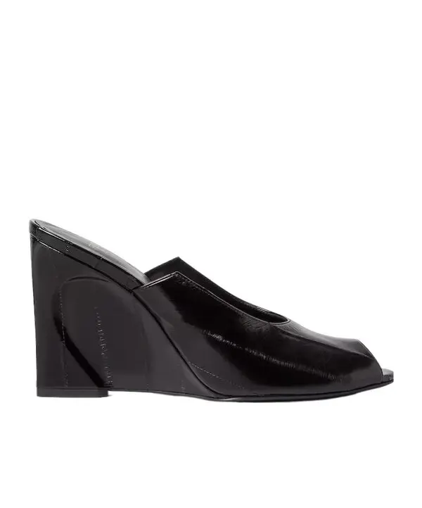 Fendi Hagfish Leather Sandals - Black