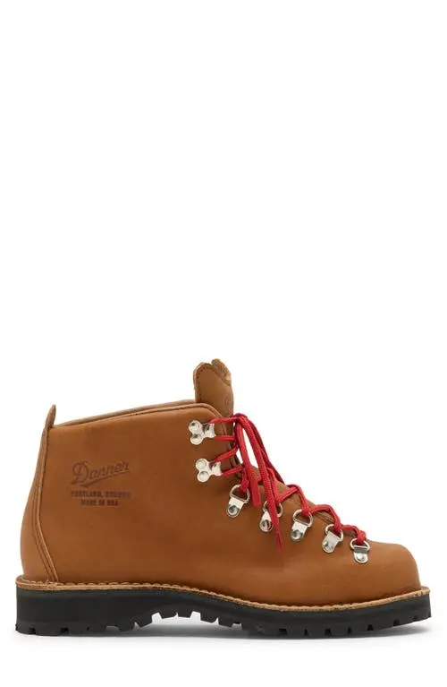 DANNER Mountain Light Cascade Leather Boot