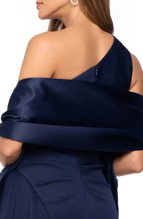 XSCAPE EVENINGS Satin Shawl
