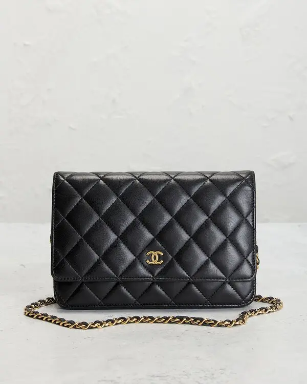 FWRD RENEW Chanel Lambskin Classic Wallet On Chain