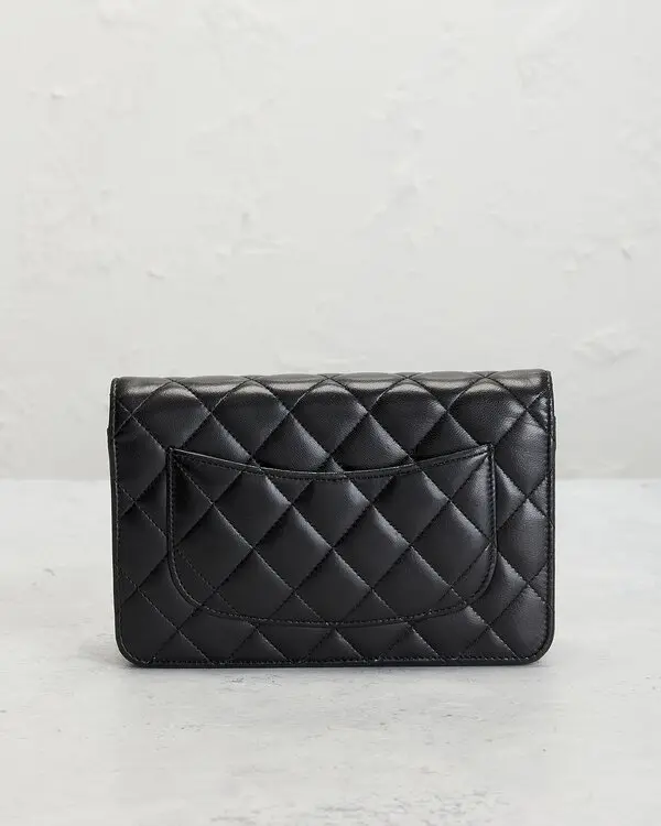 FWRD RENEW Chanel Lambskin Classic Wallet On Chain