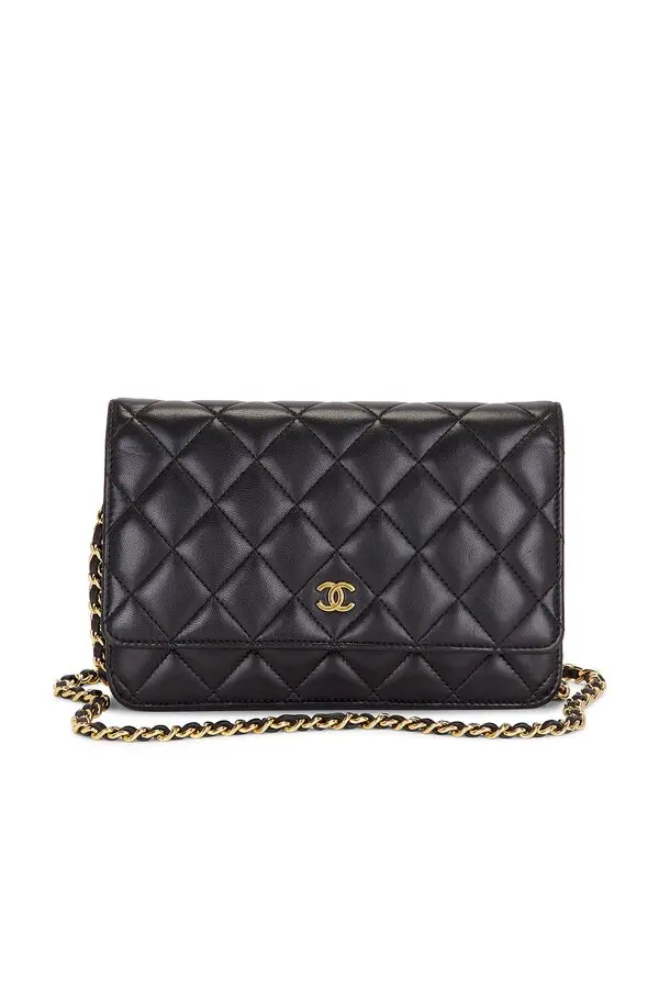 Chanel Lambskin Classic Wallet On Chain - Onyx