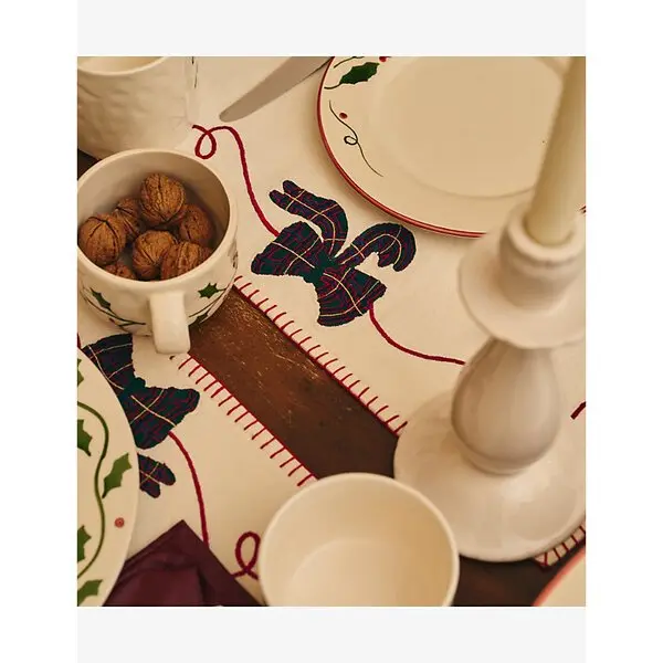 ANNA + NINA Wrapped Up In Christmas Cotton Placemat