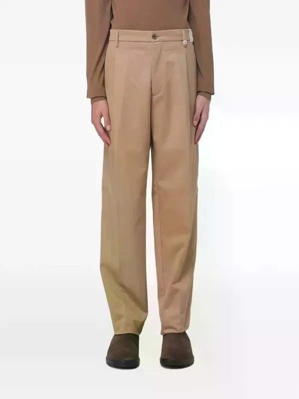 MYTHS Pleated Straight-leg Trousers