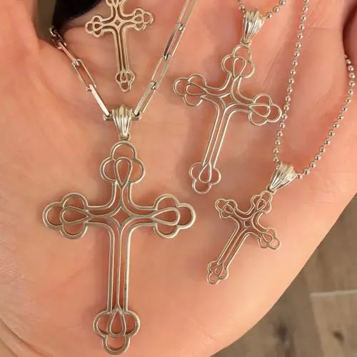 LENI JAMES The Billie Cross Choker