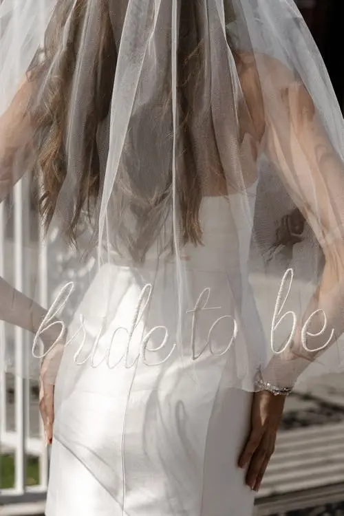 UNTAMED PETALS Bride To Be Mini Veil